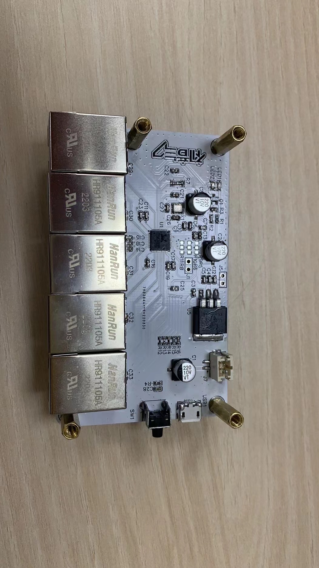 5口百兆交换机RTL8305NB,———EEWorld参考设计中心