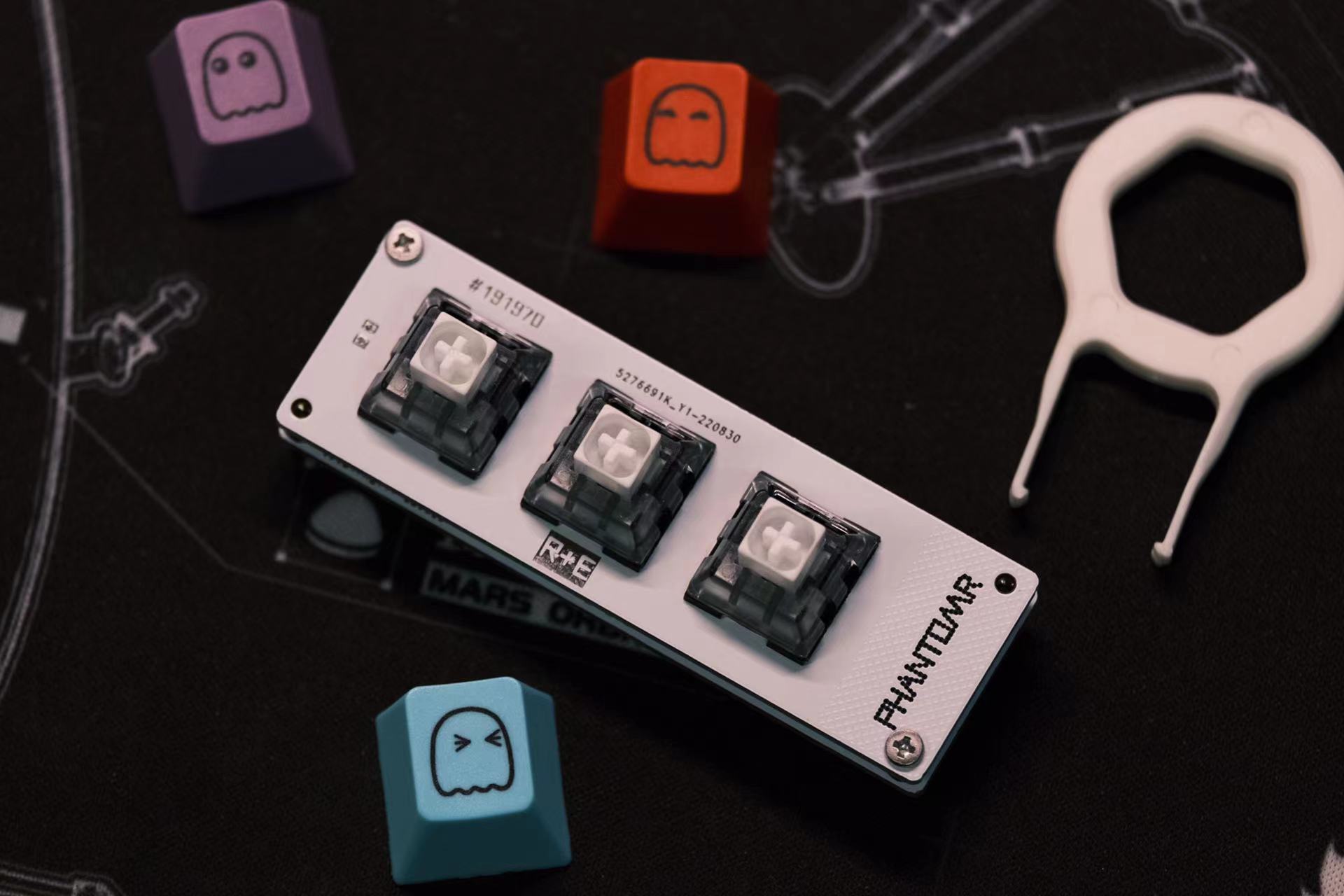 【三键侧透光小键盘】CH552G,———EEWorld参考设计中心