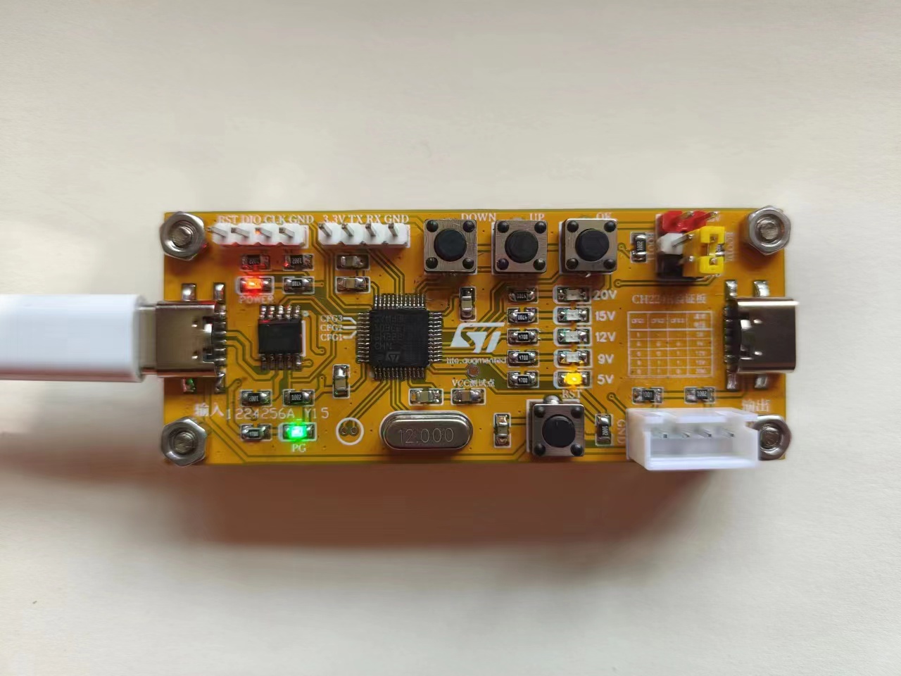 基于STM32控制的PD充电协议诱骗器,———EEWorld参考设计中心