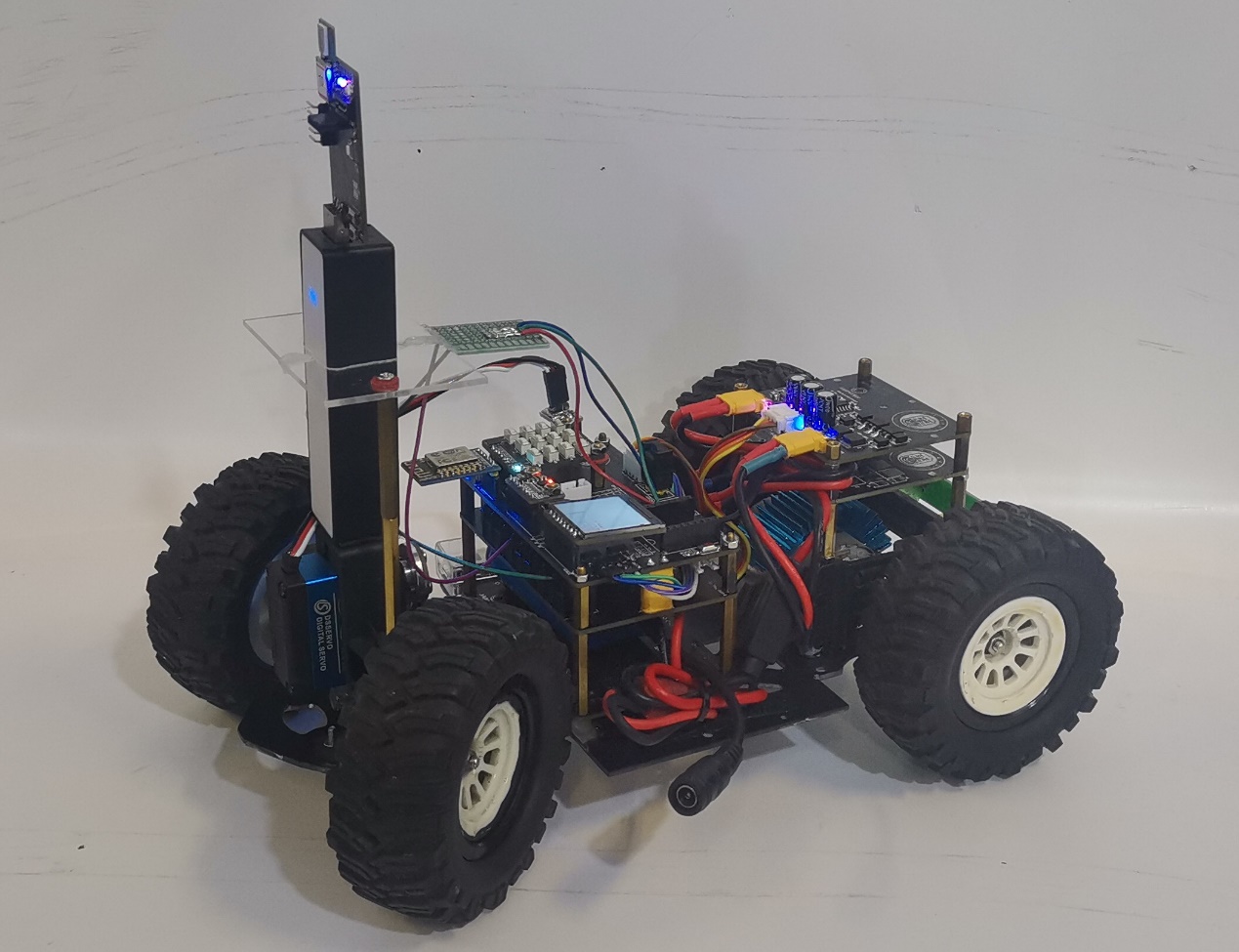 UWB定位行驶小车,———EEWorld参考设计中心