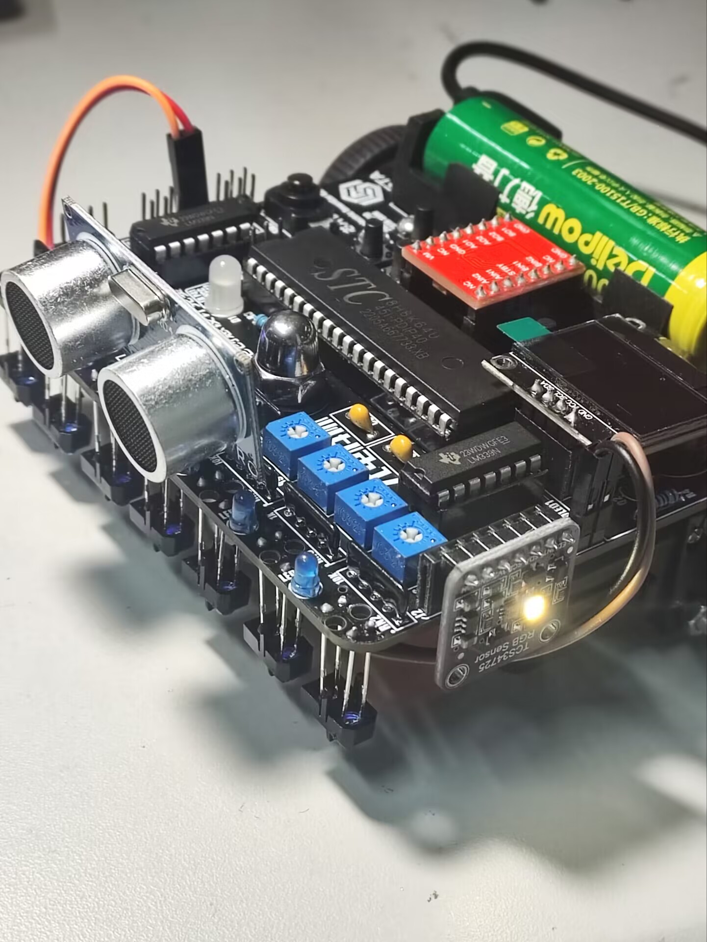 OSTA智能寻迹小车,———EEWorld参考设计中心