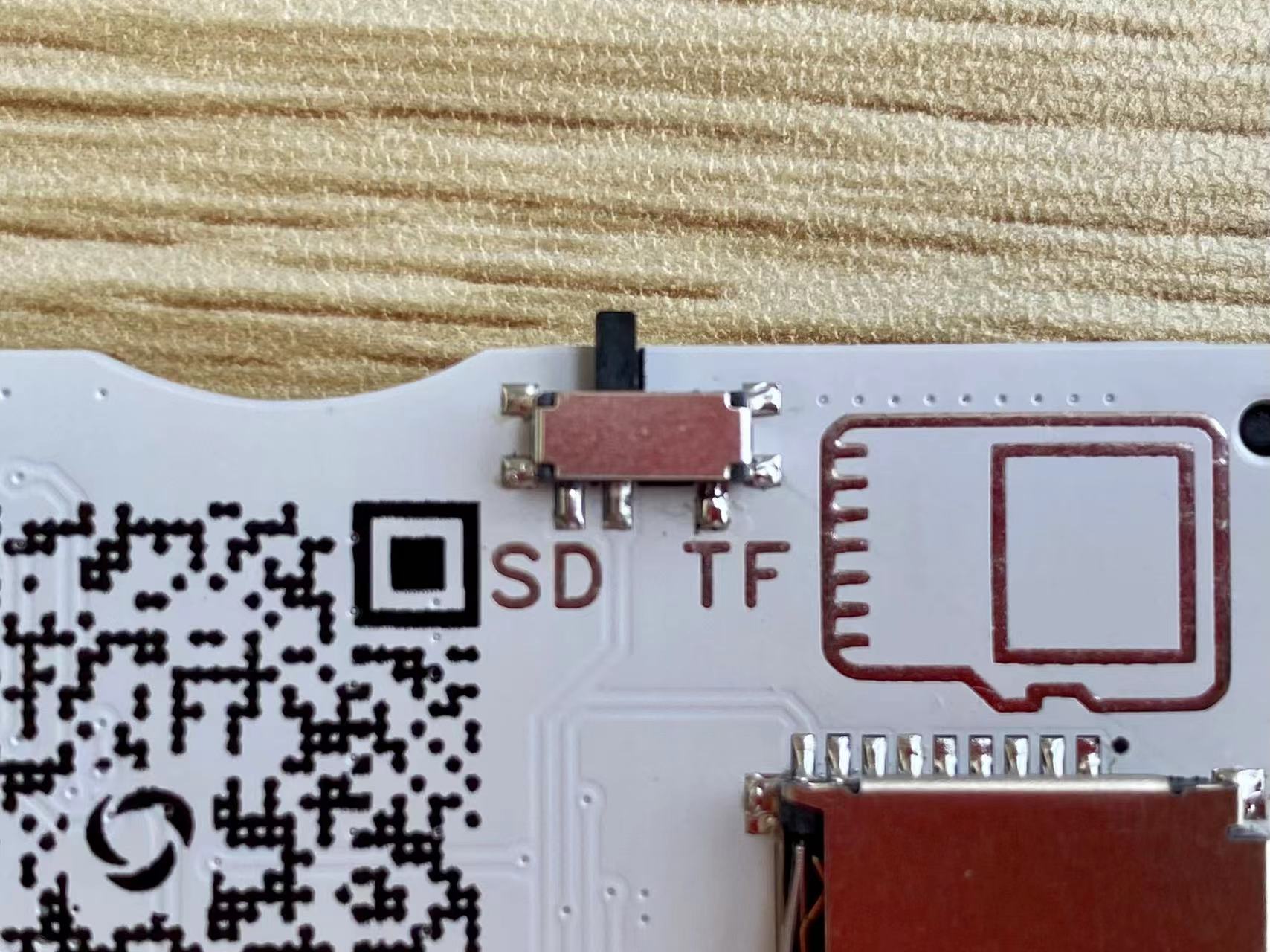 USB3.0读卡器，基于GL3224方案，设有SD卡与TF卡卡槽,———EEWorld参考设计中心